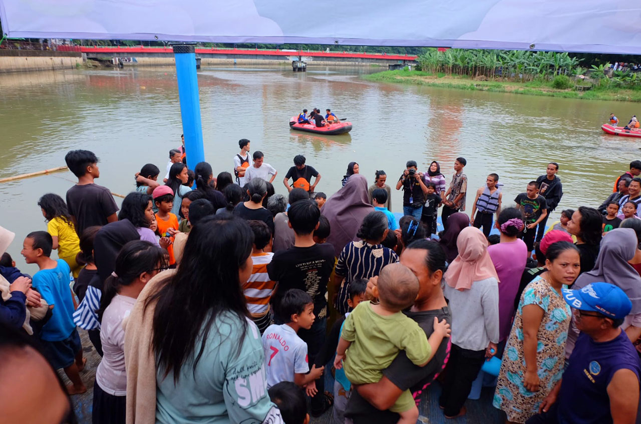 Tradisi Keramas di Sungai Cisadane Tangerang - Xpose Indonesia